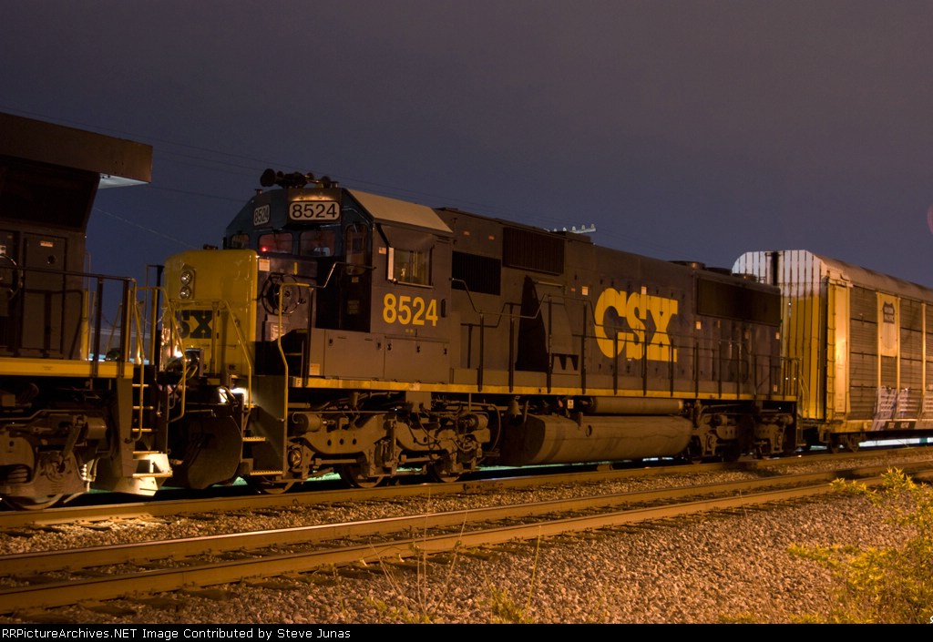CSX 8524 Q211